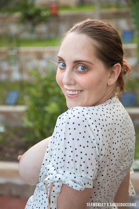 [team Skeet × She Seduced Me] Nickey Huntsman And Syren De Mer My Religious Daughter