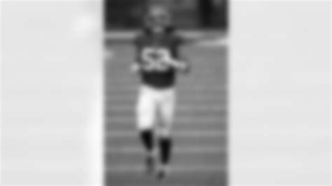 Giants Re Sign Lb Devante Downs Played 16 Games With 8 Starts In 20