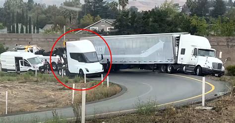 Footage Shows A Tesla Semi Truck Seemingly Broken Down On An