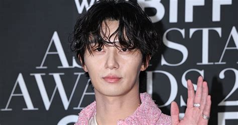 박서준 여심을 끌어당기는 인사 [포토엔hd]