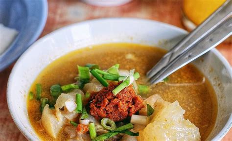5 Rekomendasi Lontong Kikil Di Surabaya Enak Dan Kenyal