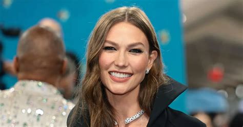 Ivanka Trump S Babe In Law Karlie Kloss Shows Off Baby Bump As She Reveals Baby S Sex Irish Star