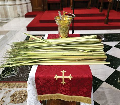 Cardinal Dolan Faithful Sharing ‘good Friday Moment With Jesus