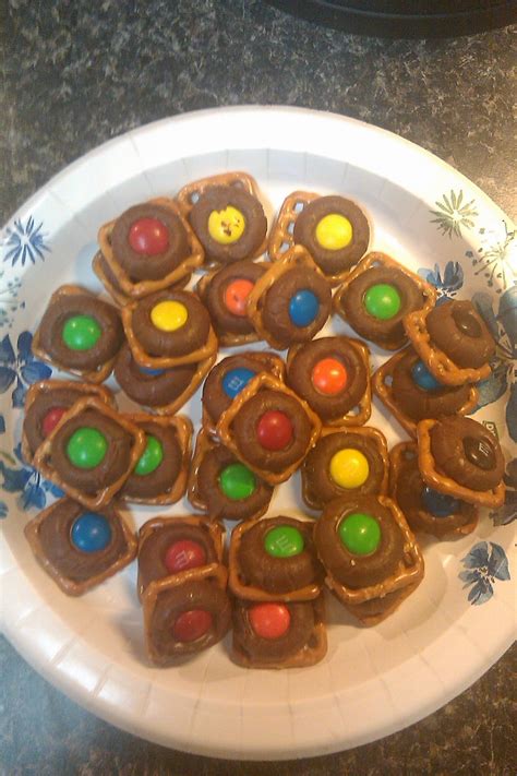 Pretzel Buttons