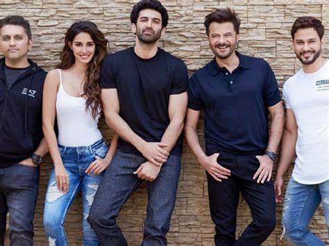 Malang First Look मलंग के फर्स्ट लुक में दमदार अंदाज में दिखे आदित्य