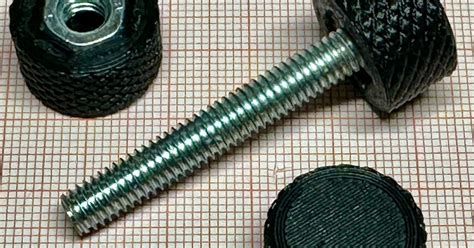 Knurled Thumb Knobs For Hex Nuts Or Bolts M468 Boutons Moletés Pour Boulons Ou écrous Hex