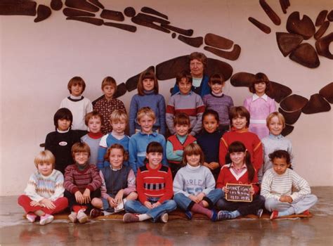 Photo De Classe Ce2 De 1984 Ecole Pierre Et Marie Curie Martigny Les