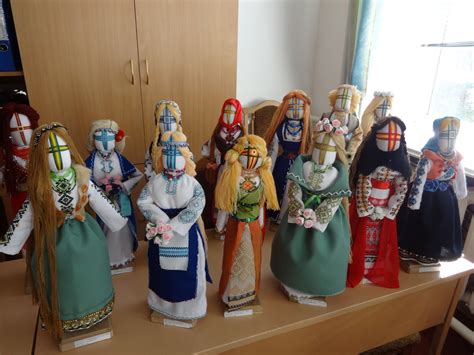 Лялька мотанка оберіг чи іграшка