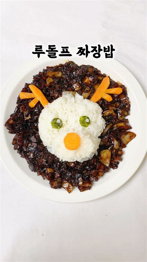 소이밀크바이브 • 건강식단 레시피 • 건강 지식 ️🍫초간단 엄마손 파이 빨미까레🍫 ️ 눈과 입이 즐거운 홈카페 디저트 안녕하세요~☺ 오늘은 정~말 간단하면서도