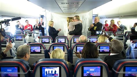 Midair Vows Pilot Marries Flight Attendant On Last Delta 747 Flight