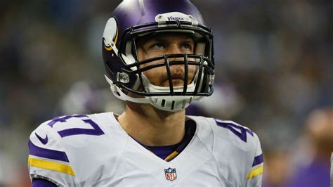 Source Vikes Mcdermott Loses Pinkie Tip Vs Rams