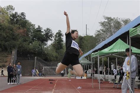 第48届田径运动会｜【赛况】女子乙组跳远决赛：刷新纪录！解伊宁一跃定金牌！