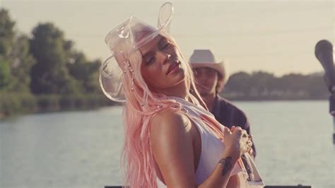 Esta Es La Letra De Mi Ex Ten A Raz N La Nueva Canci N De Karol G Con Indirectas A Anuel Y