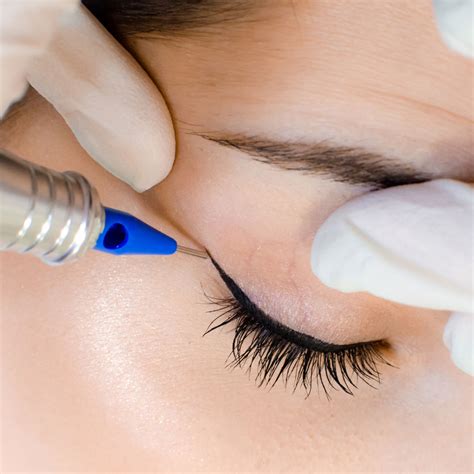 Eyeliner Bottom And Upper Line Service Joe Cepeda Institute