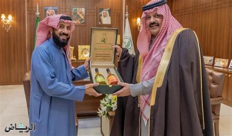 جريدة الرياض عبدالعزيز بن سعد يتسلم تقرير مهرجان حمضيات حائل