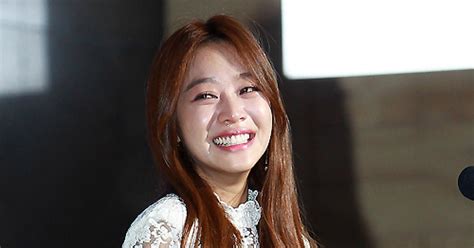 포토엔 눈물펑펑 조보아 배우로 처음 받는 상이에요~