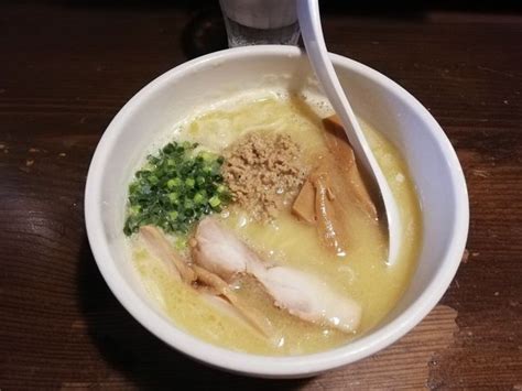 白鶏らーめん鶏の穴のレビュー ラーメンデータベース