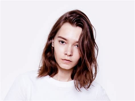 Cutest Ways To Get Collarbone Length Hair In