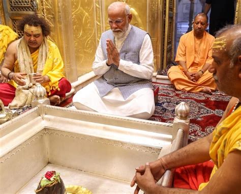 पीएम मोदी ने श्री काशी विश्वनाथ दरबार में हाजिरी लगाई Smupnews