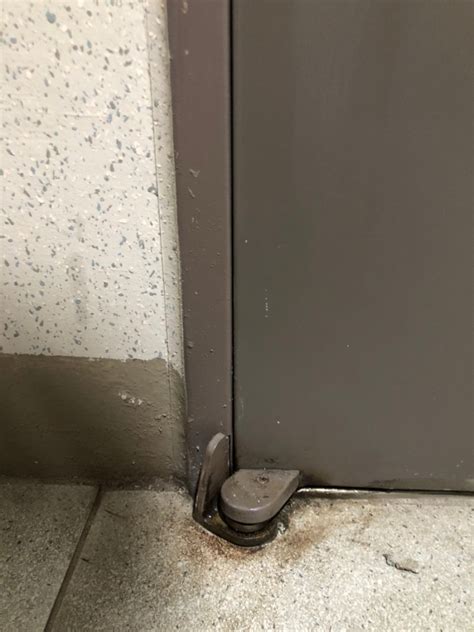 아파트 현관문 수리 피봇힌지로 방화문 조절하는 방법 울산 유곡 푸르지오 현관문 네이버 블로그