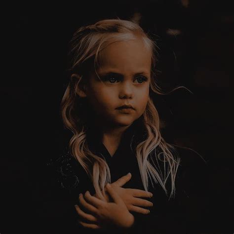 Pin de 𝒏𝒂𝒗 em face claims Personagens principais