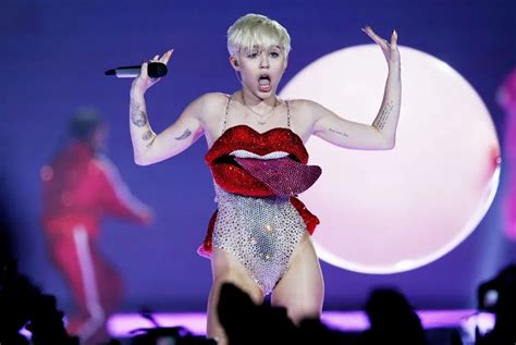Miley Cyrus ‘didnt Make A Dime From Her Outlandish ‘bangerz Tour