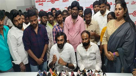 మా కష్టం దారపోశాంఒక్కసీటు కూడా ఇవ్వలేదే నెల్లూరు జనసేనలో ఆగ్రహ