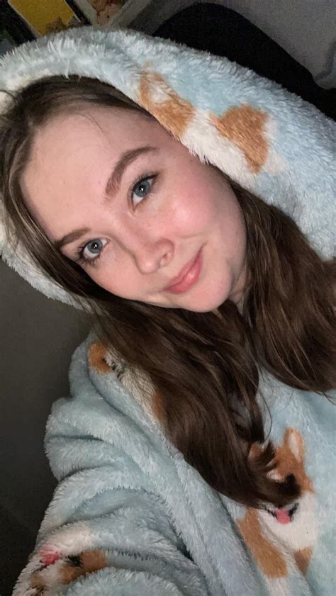 Chilling In My Fuzzy Blanket Cant Wait For Fall Rselfie