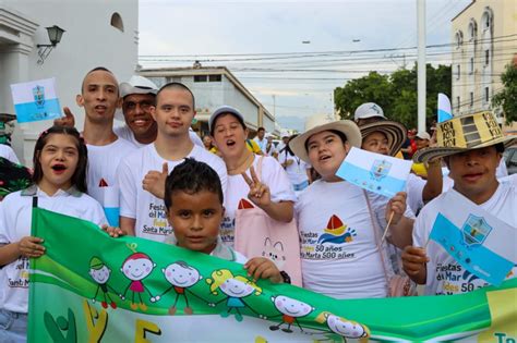 Santa Marta Inauguró La Fiesta Del Mar Con El Desfile Fides Una Semana