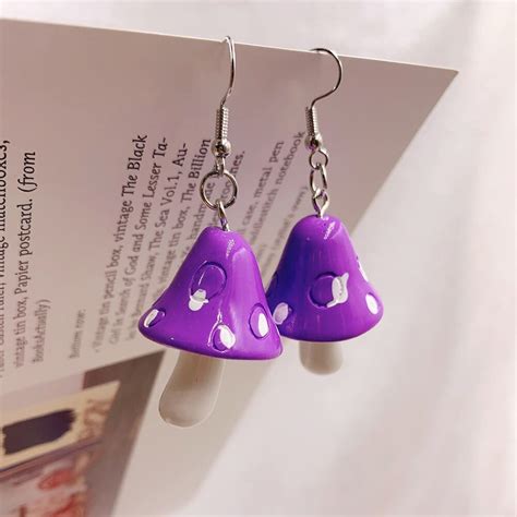 Hängender Ohrring In Form Eines Pilzes Das Kind World