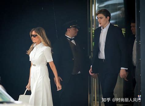 53岁梅拉尼娅在纽约出街也太美了拎着4万6的香奈儿超模身材啊 知乎