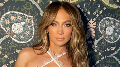 El Microbikini Negro Intenso Con El Que Jlo Reventó La Tendencia Del