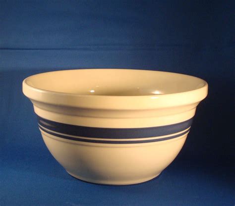 Roseville Pottery 4 Quart Mixing Bowl