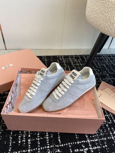 Кроссовки Miu Miu купить с доставкой по выгодным ценам в интернет магазине Ozon 1537559984