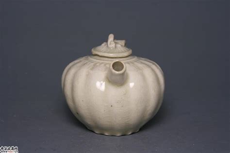 宋末元初青白釉印花瓜楞水注 藏家展厅 收藏资讯 艺术家 书画家 书画名人 书法家 中华收藏网