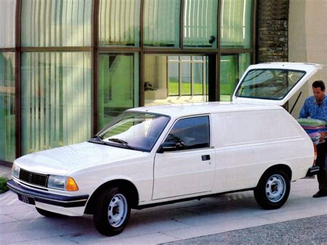 Peugeot 305 Fourgonnette Évolutions Et Caractéristiques Auto Forever