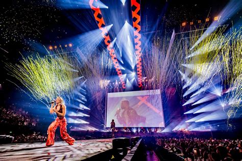 Suzan And Freek Performing In The Ziggo Dome Faber