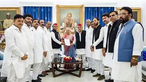 Akhilesh Yadav Leads Samajwadi Party Delegation To Governor Seeks