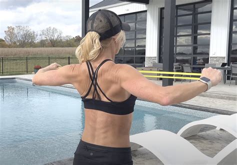 How To Do Scapular Retraction Exercise And Fix Computer Back