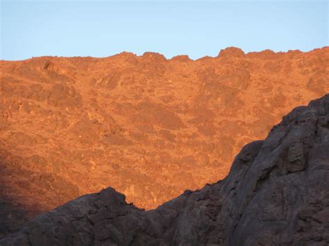 كأنه علم في رأسه نار في وادي جبال عند جنينة سالم Flickr