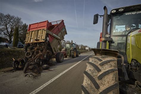 French Government Plans New Measures To Calm Farmer Protests Bloomberg