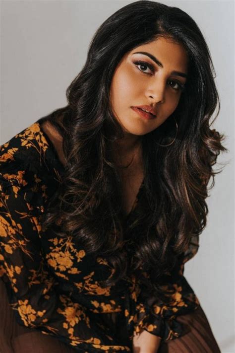 Manjima Mohan Hot Photos Pics New Images And Hd Wallpapers