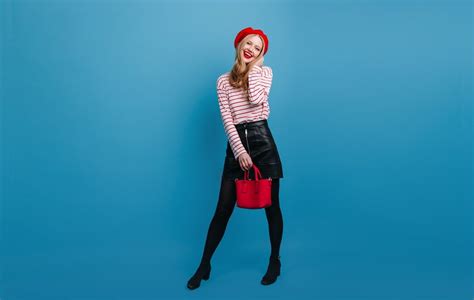 9 استایل جذاب با جوراب شلواری زنانه برای تابستان و زمستان • دیجی‌کالا مگ