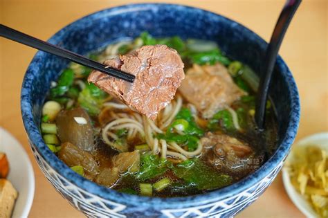 東佳牛肉麵 台中西區牛肉麵推薦營業 年好口碑清燉湯頭超激推