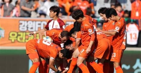 이현식 극장골 강원 후반에만 3골서울에 3 2 역전승