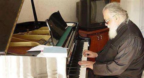 ილია Ii ს ქრისტიანობისგან დაგმობილი Jesus Christ Superstar მოწონს და თავადაც უკრავს