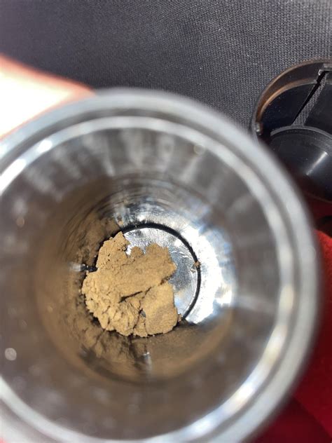 Has Anyone Had Hash Like This Before Its Very Crumbly And Soft It Turns To Dust And I Can