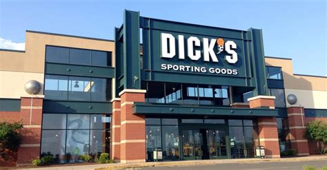 Dicks Sporting Goods Stock Rises Ahead Of Q3 Earnings Retails