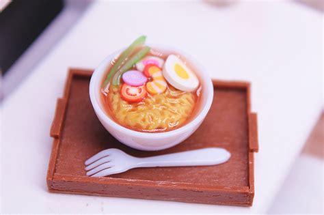 Dollhouse娃娃屋仿真迷你微缩手工粘土食玩方便面套装托盘场景diy 阿里巴巴