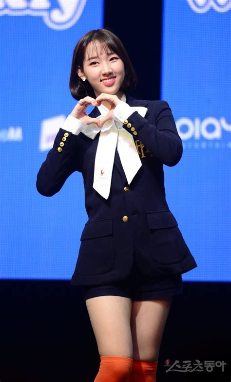 포토 위클리 신지윤 러블리한 웃음 소다